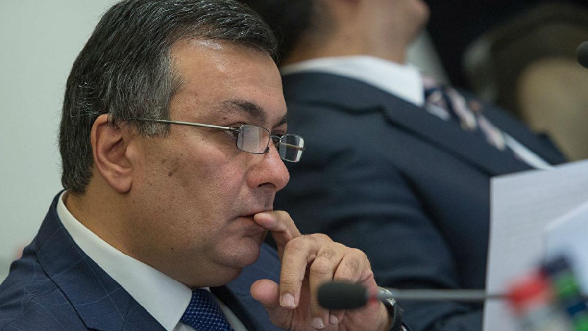 Did Armen Amiryan decieve the film director? Where are the AMD 6.8 ...