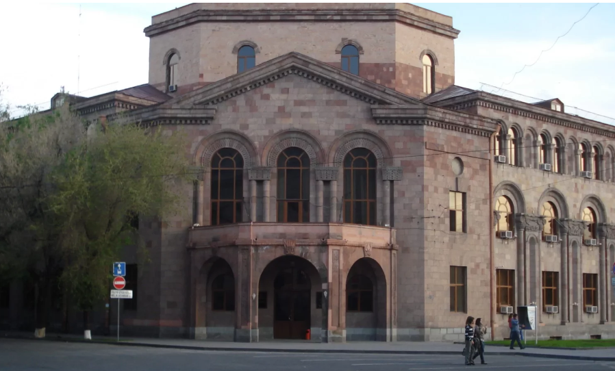 Ֆինանսների նախարարությունը գնահատական չի տալիս ենթադրաբար օրենքի խախտմամբ կատարվող գնումներին ...